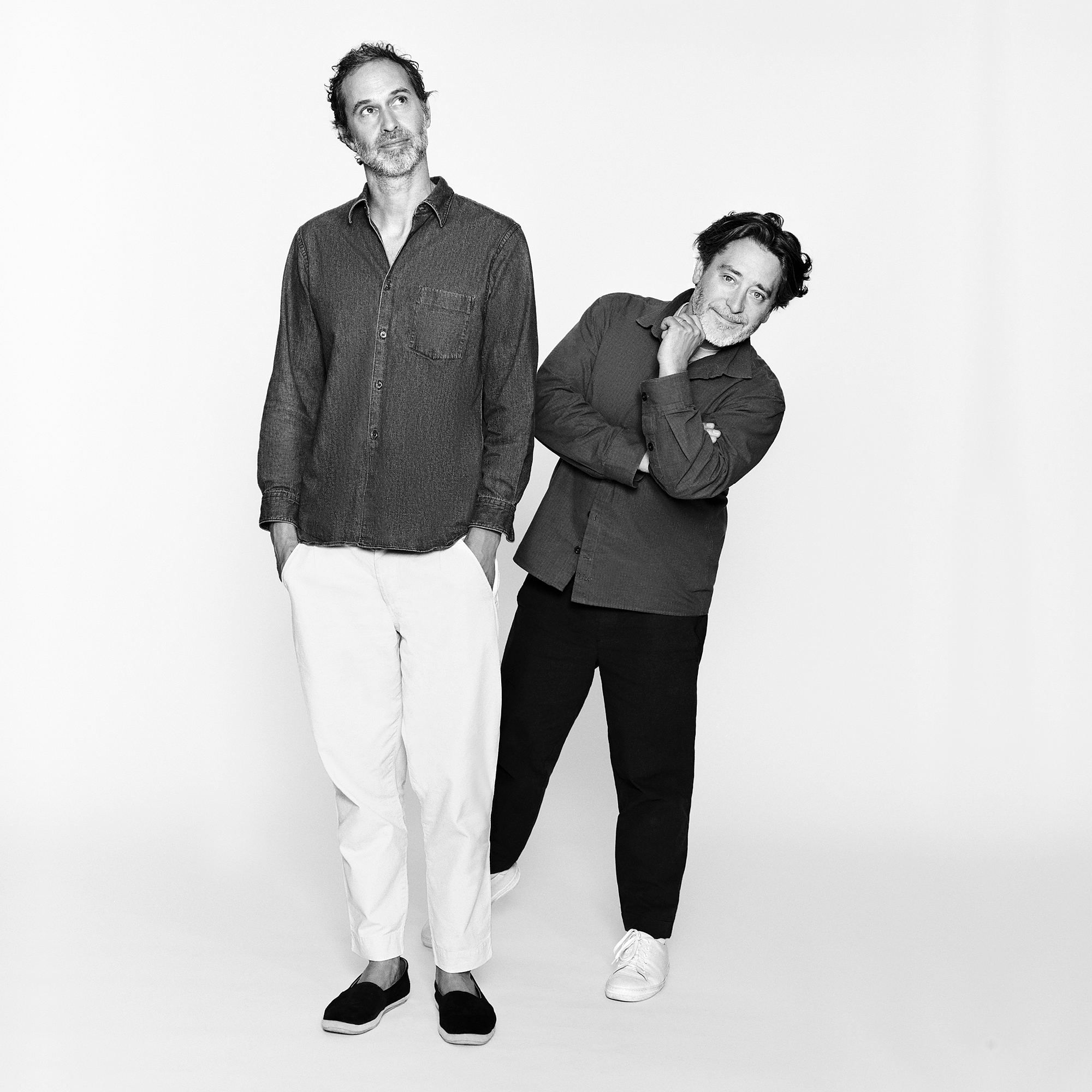 EDWARD BARBER 与 JAY OSGERBY 设计的 RESORT 钟形台灯 - LVMonogram | 路易威登LOUIS ...