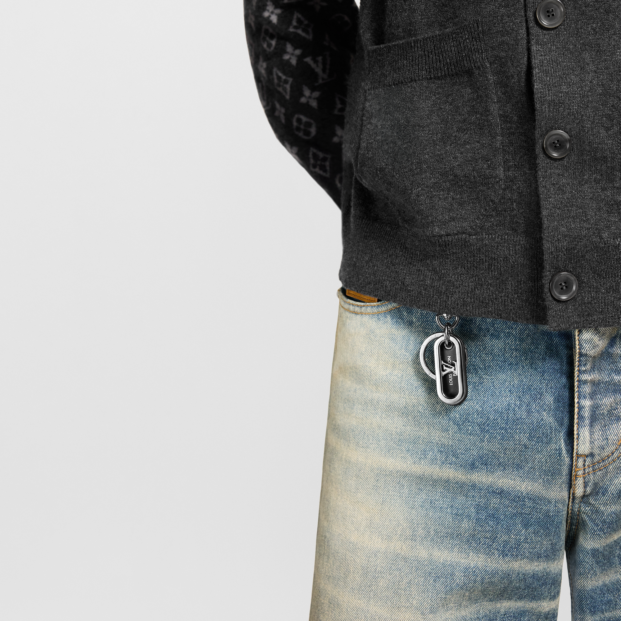 LV PADDED CIRCLE 包饰与钥匙扣 - LVS00 | 路易威登LOUIS VUITTON官方线上旗舰店